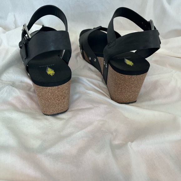Volatile | Shoes | Volatile Black Leather Wedge Shoes | Poshmark